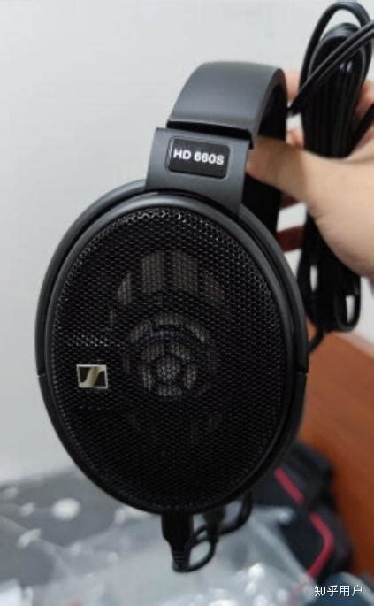 森海塞尔momentum4和hd660s哪个好？主要不考虑便携性，就是一个人听音乐。求广大知友们回答