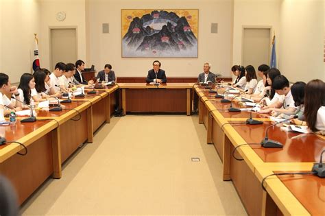 한국 리더십학교 대표단 미션브리핑 실시 조태열 대사는 731월 대표부에서 한국 리더십학교 대표단을 대상으로 우리의 다자외교