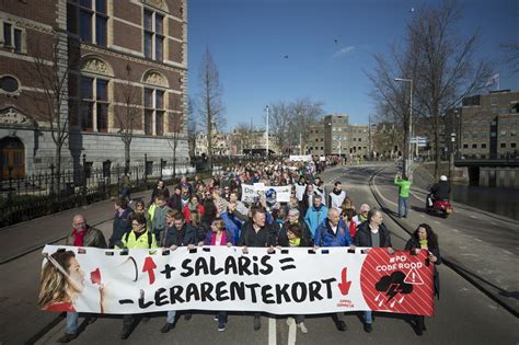 Onderwijsbond Aob Roept Landelijke Staking Uit Op 15 Maart Nrc