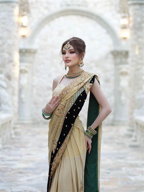 ชุดส่าหรี 🥰 แกลเลอรีที่โพสต์โดย Pinyaar Lemon8