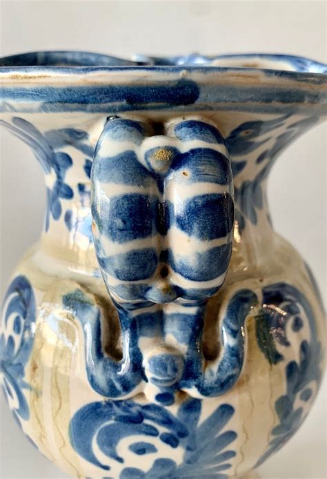Jarra de mayólica Pesaro Italia siglo XVIII