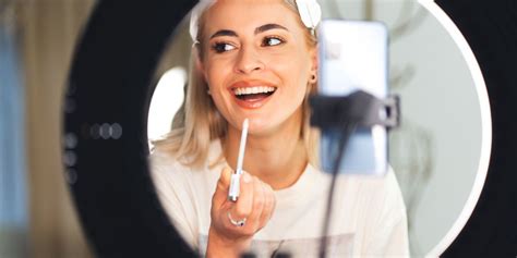 9 Of The Best Tiktok Skin Care Influencers You Can Actually Trust