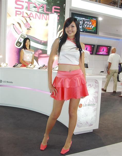 Cute Lg Promotion Model With Great Legs Chio Hunting Owl Flickr