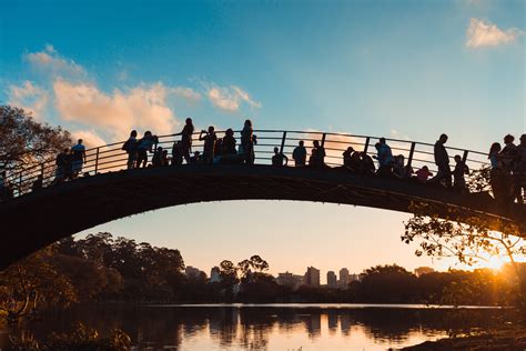 무료 이미지 하늘 반사 아치교 다리 구름 강 나무 아침 수로 저녁 수평선 호수 사진술 시티 경치 비 건축물 실루엣 일몰 식물 저수지