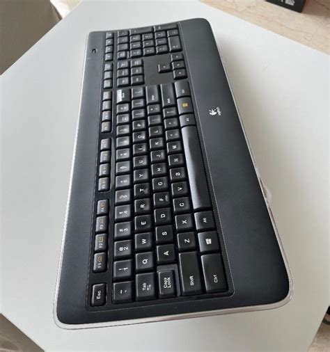 Logitech K800 Wireless Illuminated Bluetooth Keyboard Computers And Tech Parts And Accessories