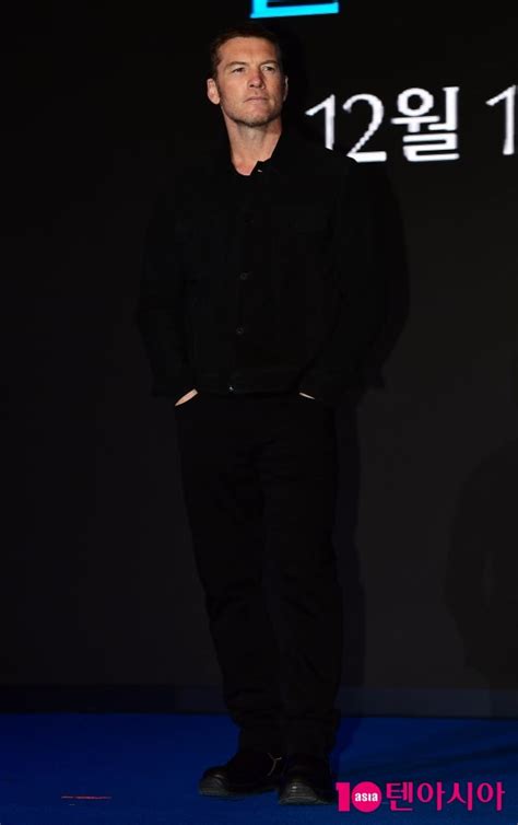 TEN 포토 샘 워싱톤 분위기가 다른 잘생김아바타 물의 길 텐아시아