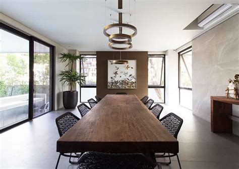 Lor Calma And Partners Glazes A Home Inside And Out