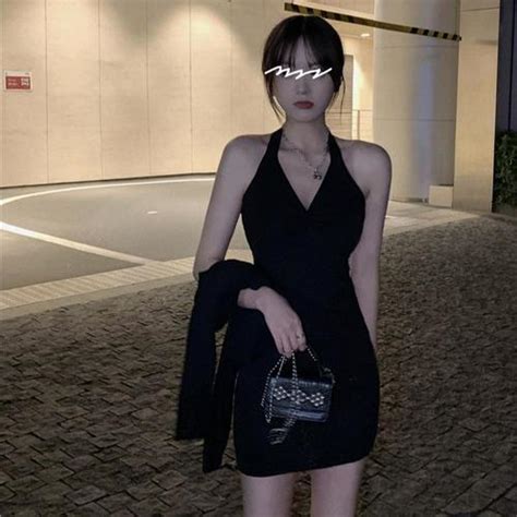 파티룩여름신상 블랙 핫 걸 섹시 홀터넥 브이넥 슬림핏 미니원피스 나시원피스 봄신상 시크 심플 데일리 피크닉 비치룩 바닷가