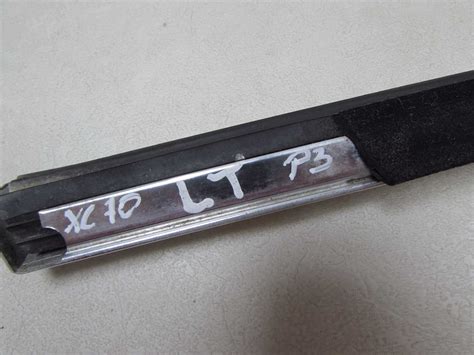 VOLVO V XC III USZCZELKA LISTWA ZGARNIAJACA DRZWI TYL LEWA CHROM JBT