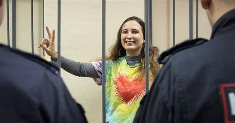 Russian Court Jails Artist Over Anti War Protest The Canberra Times