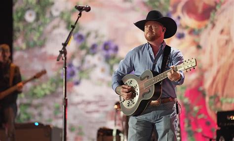 Cody Johnson Releases Romantic The Painter Video WATCH