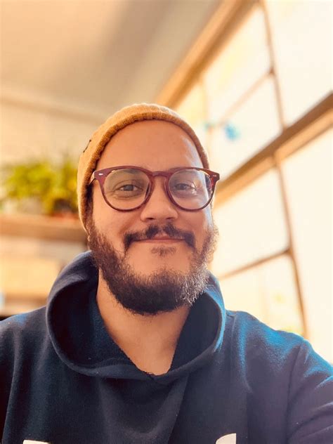 Neto Silveira Medium