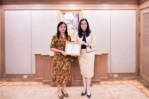 พิธีมอบใบประกาศเกียรติคุณผู้เกษียณอายุราชการ ประจำปี 2566 ของสำนักเลขาธิการคณะรัฐมนตรี สำนัก