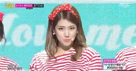 음악중심 스피카 완벽 스키니 라인 돋보이는 개미허리