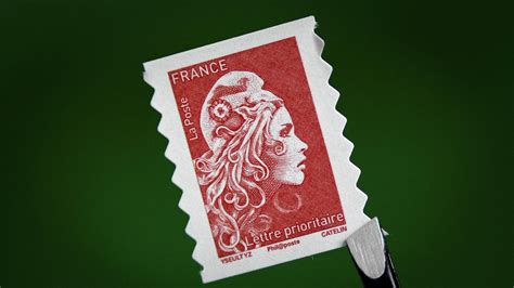 Clap De Fin Pour Le Timbre Rouge Remplacé Par La E Lettre Depuis Le