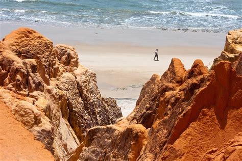 Tripadvisor 莫羅布蘭科海灘的彩色沙灘 全日遊 福塔萊薩 巴西