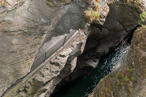 Wandern Durch Die Spektakulärsten Schluchten Der Schweiz