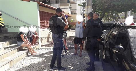 NOVOS VÍDEOS E FOTOS Bandido invade apartamentos e procurava por morador específico na Praia