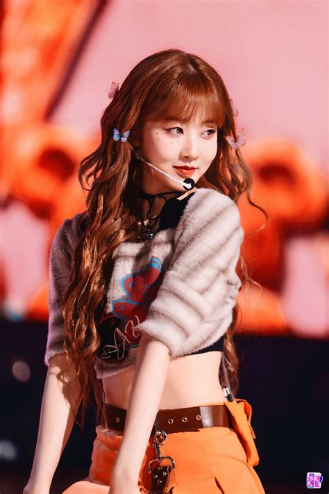230305 Stayc Sieun Teddy Bear At Inkigayo Kpopping