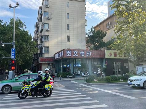 【14图】（出售 ）十字路口把角纯一层铺子 周围成熟度没得挑 门口外摆郑州金水国基路华瑞紫薇苑中方园路商铺商铺租售生意转让出售 郑州58同城