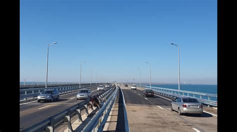 Автомобильное движение по Крымскому мосту приостановлено