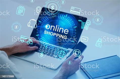 노트북과 휴대 전화와 사업가 온라인 쇼핑 아이콘과 디지털 홀로그램 Brand Name Online Messaging