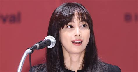 엑s Hd포토 이나영 쏟아지는 플래시 세례에 깜짝