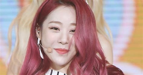 우주소녀 연정 물오른 미모 포토엔hd