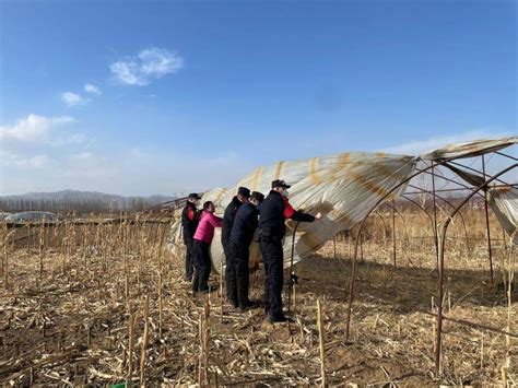 人勤春来早北京铁警深入田间地头开展安全宣传 搜狐大视野 搜狐新闻