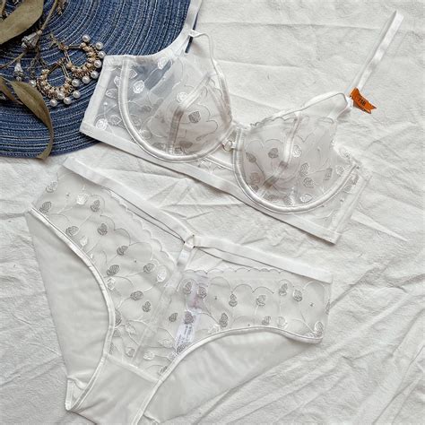 Generic 2025 New Sexy Ultra Thin Lace Underwear Female Fashion Color