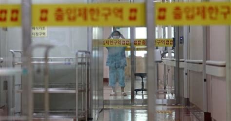 속보 식당·카페 사적모임 축소 검토추가 논의 거쳐 최종 결정
