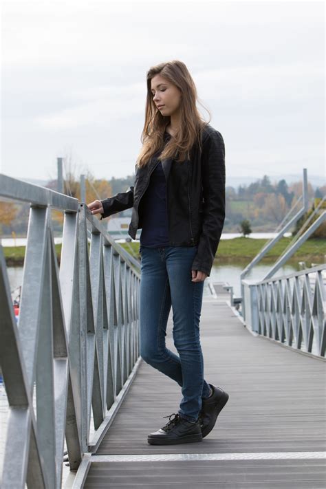 Novinha Dando O Cuzinho Fotos Fotos De Mulher Pelada Super Nua