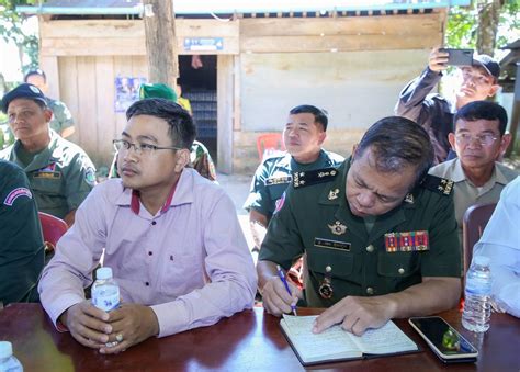 មន្រ្តី និងអាជីវករនៅច្រកទ្វារអានសេះ ខេត្តព្រះវិហារ សំណូមពរឲ្យបើកដំណើរការច្រកដើម្បីចេញចូល