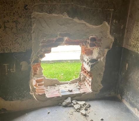Três Presos Fazem Buraco Em Cela E Fogem De Penitenciária No Interior