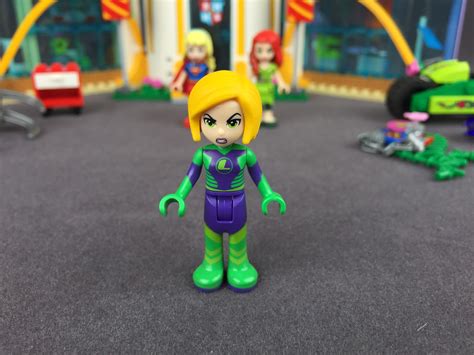 Review 41232 Super Hero High School Fbtb