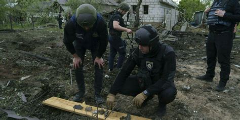 Russische Kriegsverbrechen in Ukraine Leichen auf den Straßen taz de