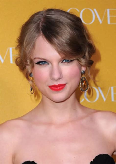 New 2011 Taylor Swift Covergirl Commercial Debuts