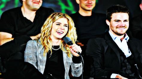 Stephen Amell And Emily Bett Rickards Wallpaper Stephen Amell And Emily