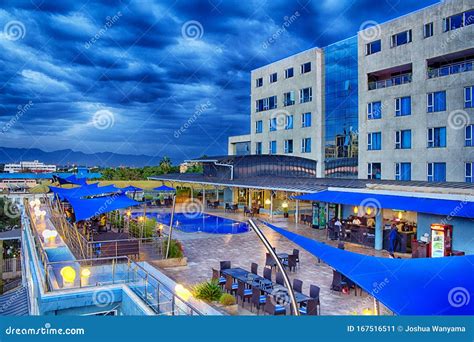 Ipe Pool Deck Design Geometric Lines Of Hardwood Timber Decking Next