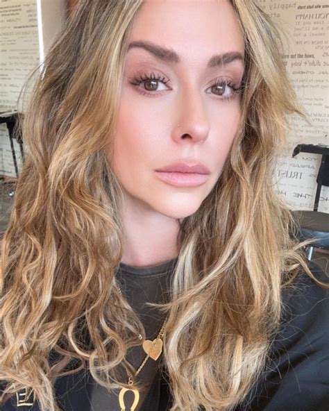 Jennifer Love Hewitt Looks Unrecognizable After Dramatic Hair