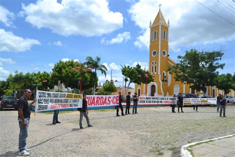 Guardas Municipais E Agentes De Trânsito Realizam Manifestação Em