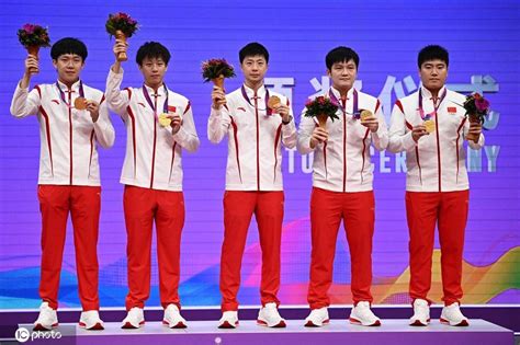 组图：乒乓球男子团体颁奖仪式 中国队领取金牌 搜狐大视野 搜狐新闻