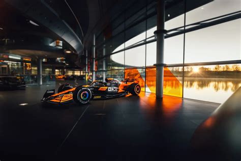 F1 Mclaren Presenta La Livrea Storica Per Il Gp Di Singapore