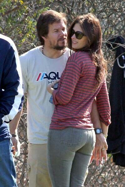 Mark And Rhea Mark Wahlberg Celebrities Celebrity Couples