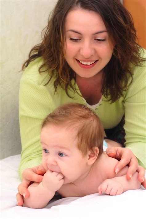 Madre E Hijo Imagen De Archivo Imagen De Ocio Hija 23674321