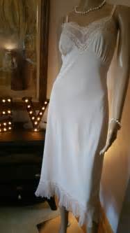 Les 368 Meilleures Images Du Tableau Fond De Robe Vintage Sur Pinterest