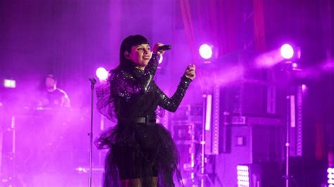 De La Cine A Mostenit Talentul Irina Rimes Interpreta A Venit Acasa Cu