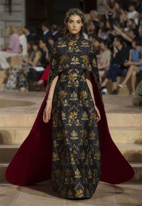 Valentino Fall 2015 Haute Couture