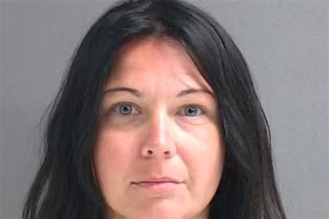 Federal Employees Flood Reddit With Defiant Posts After Trump Buyout Memo Im Not Leaving