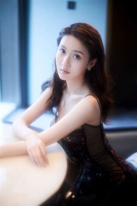 《巴啦啦小魔仙》的两位贝贝公主，今一位退圈，另一位作品不断 搜狐大视野 搜狐新闻